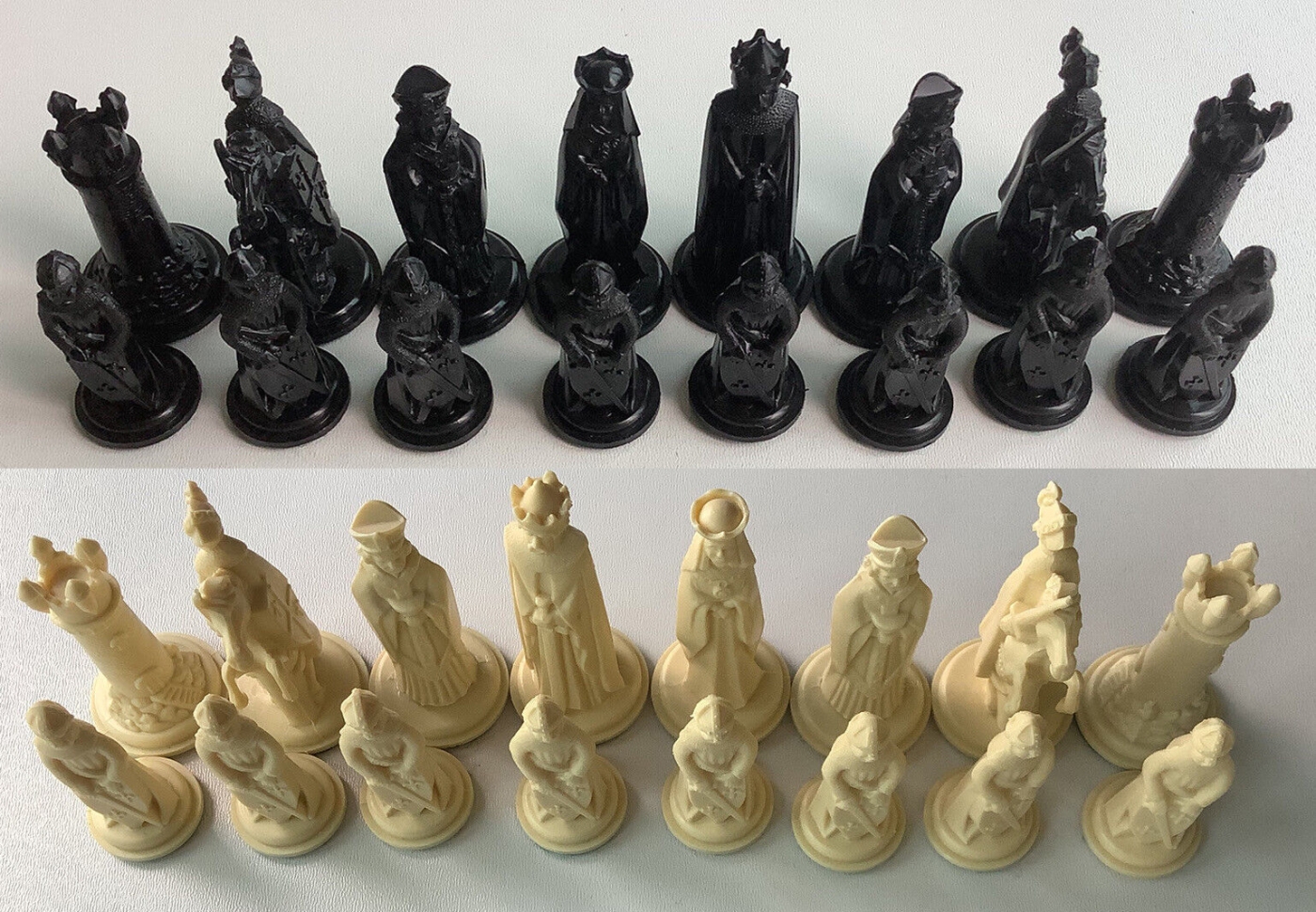 Crescent Medieval Chessmen No. 18 | Bond Lifestyle