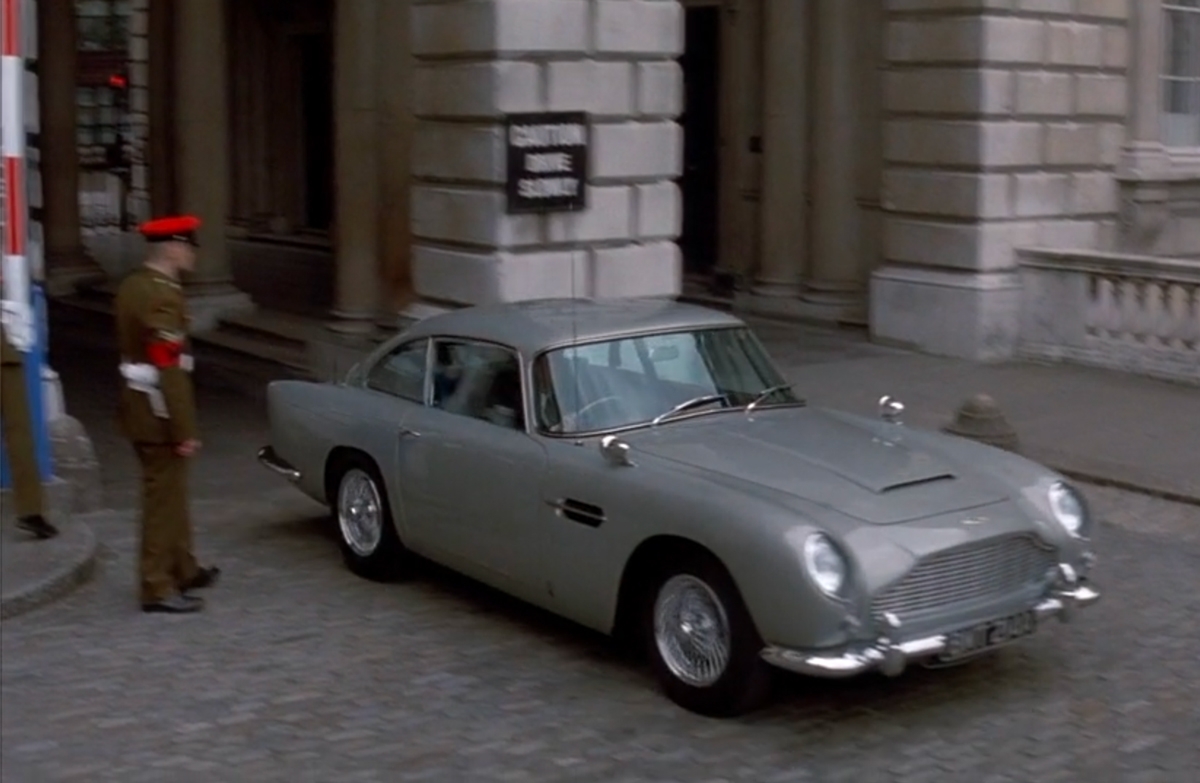 Aston Martin DB5 | Bond Lifestyle