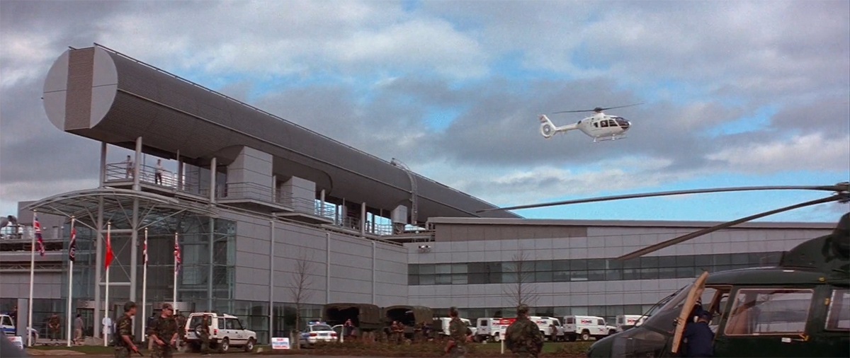 Motorola HT1250 / GP380 Professional Series Two-Way Radio | Bond Lifestyle